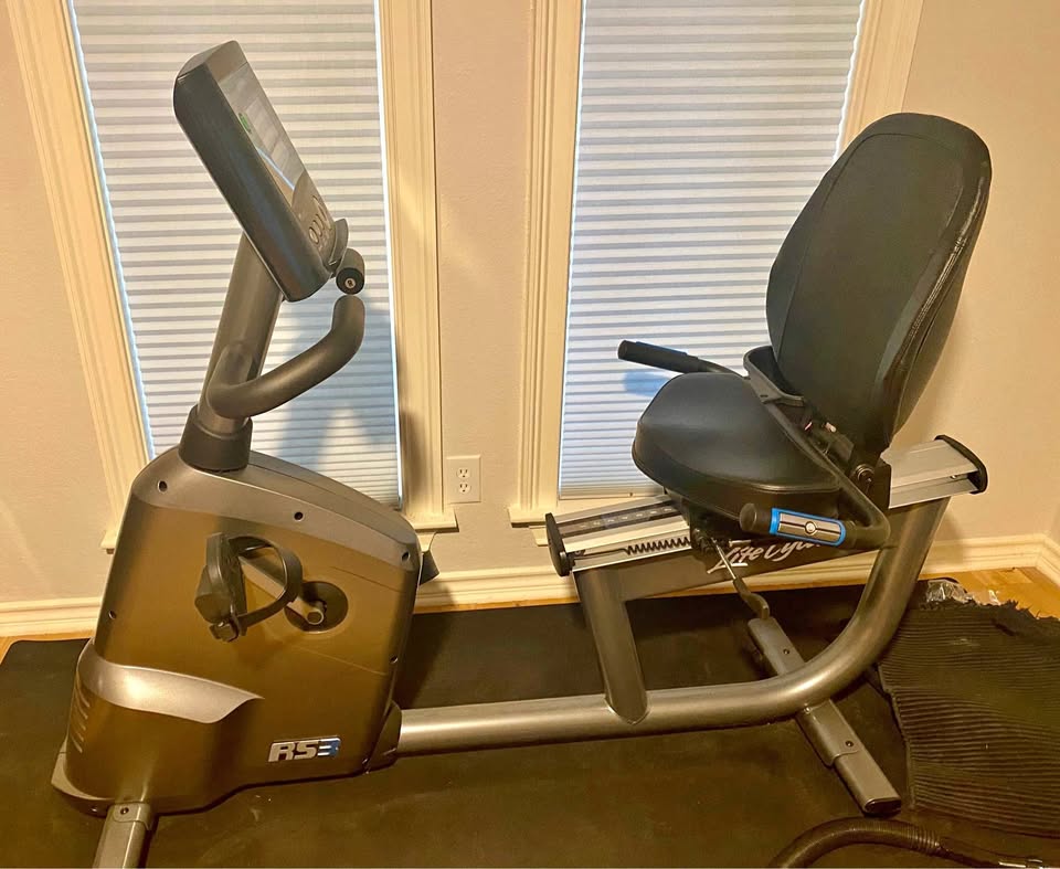 Life Fitness RS3 Recumbent Lifecycle Bike with Go Console